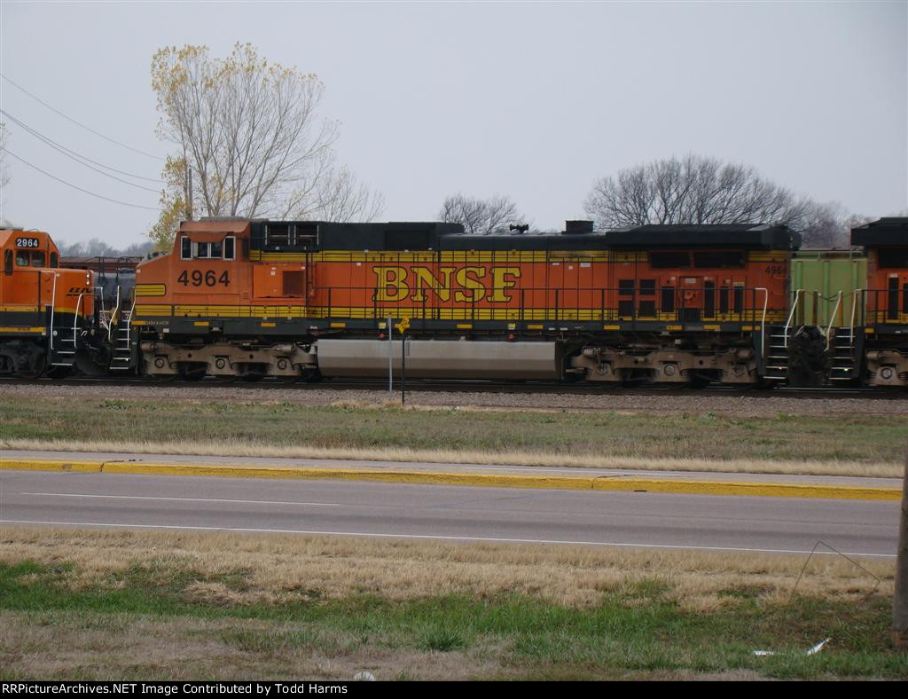 BNSF 4964